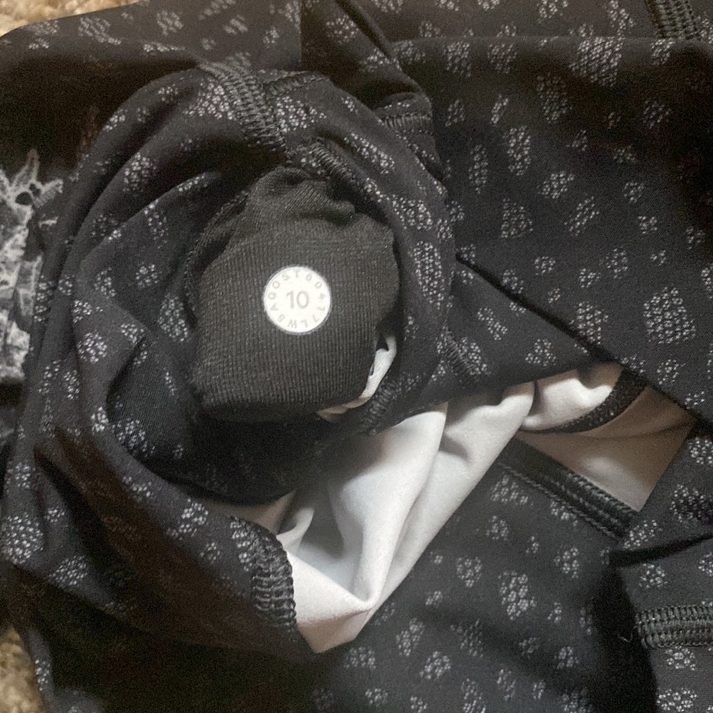 Lululemon Lace Detailed Leggings - Gem